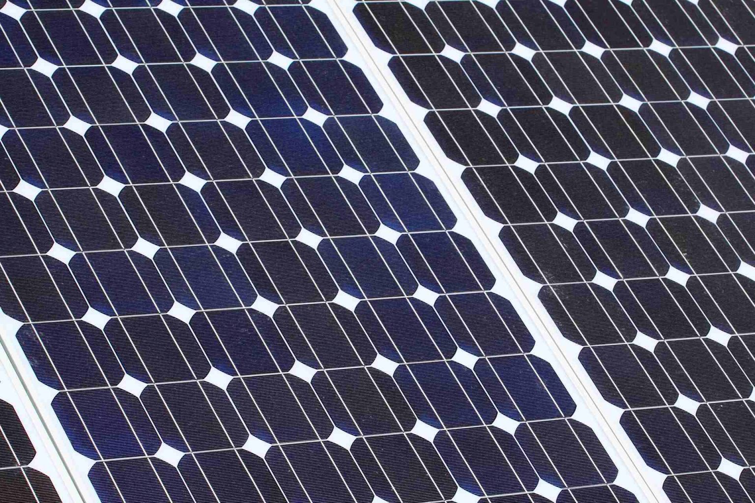 ¿Qué son las celdas fotovoltaicas y cómo funcionan?